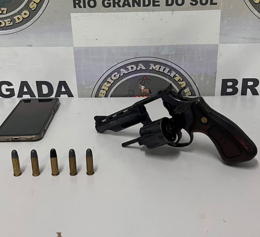 Homem é preso por posse irregular de arma de fogo em Caxias do Sul - Leouve